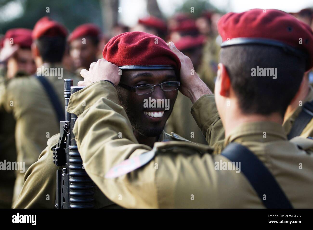 Israeli paratrooper in hi-res stock photography and images - Alamy