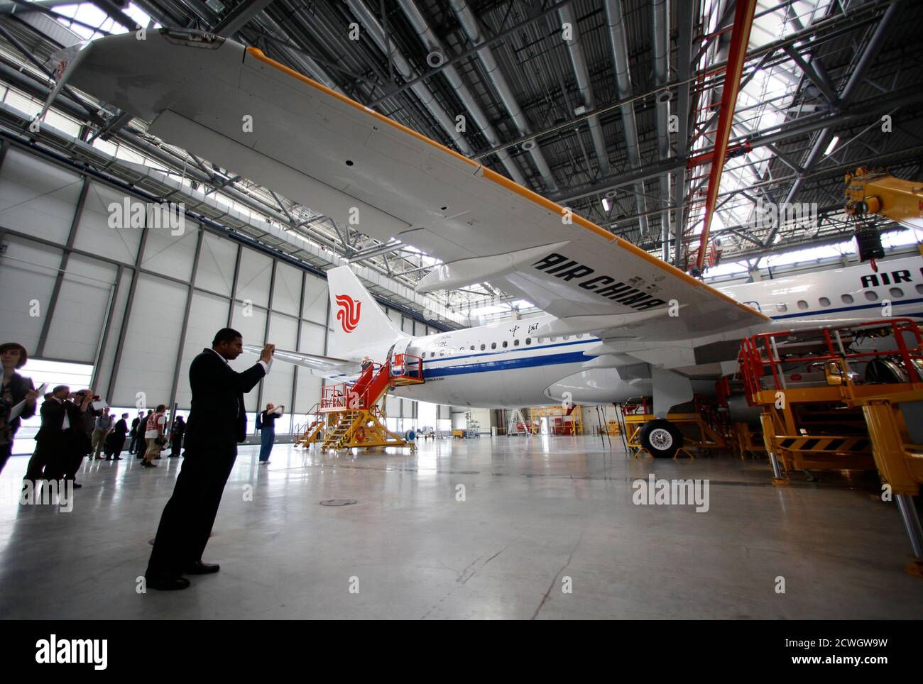 Airbus a320 assembly line hi-res stock photography and images - Alamy