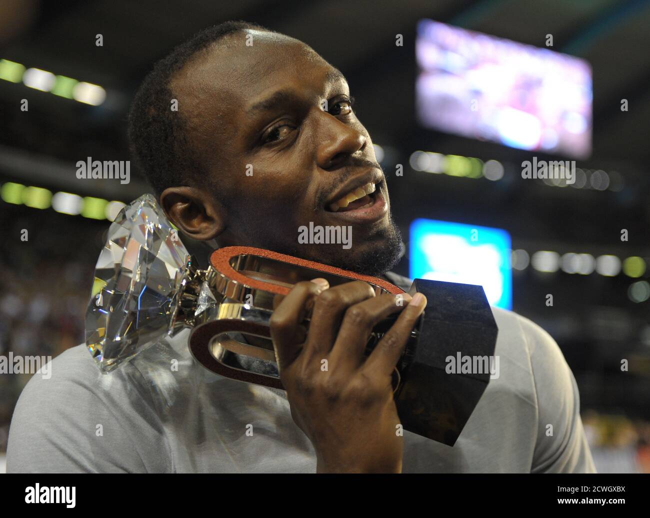 Bolt usain trophy hi-res stock photography and images - Alamy