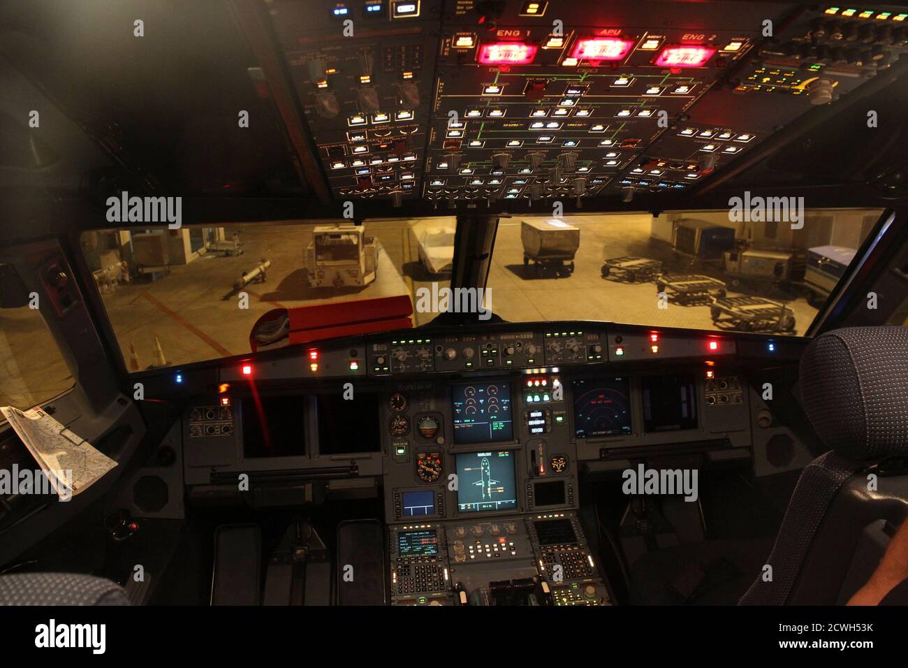 Middle east airlines a320 hi-res stock photography and images - Alamy