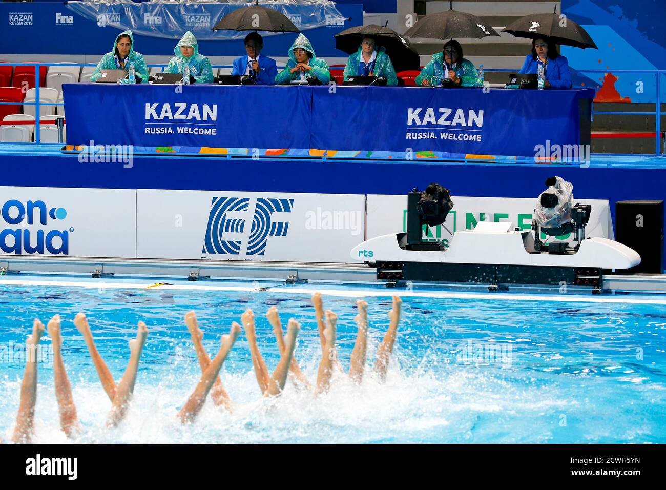 Synchronised swimming group hi-res stock photography and images - Alamy
