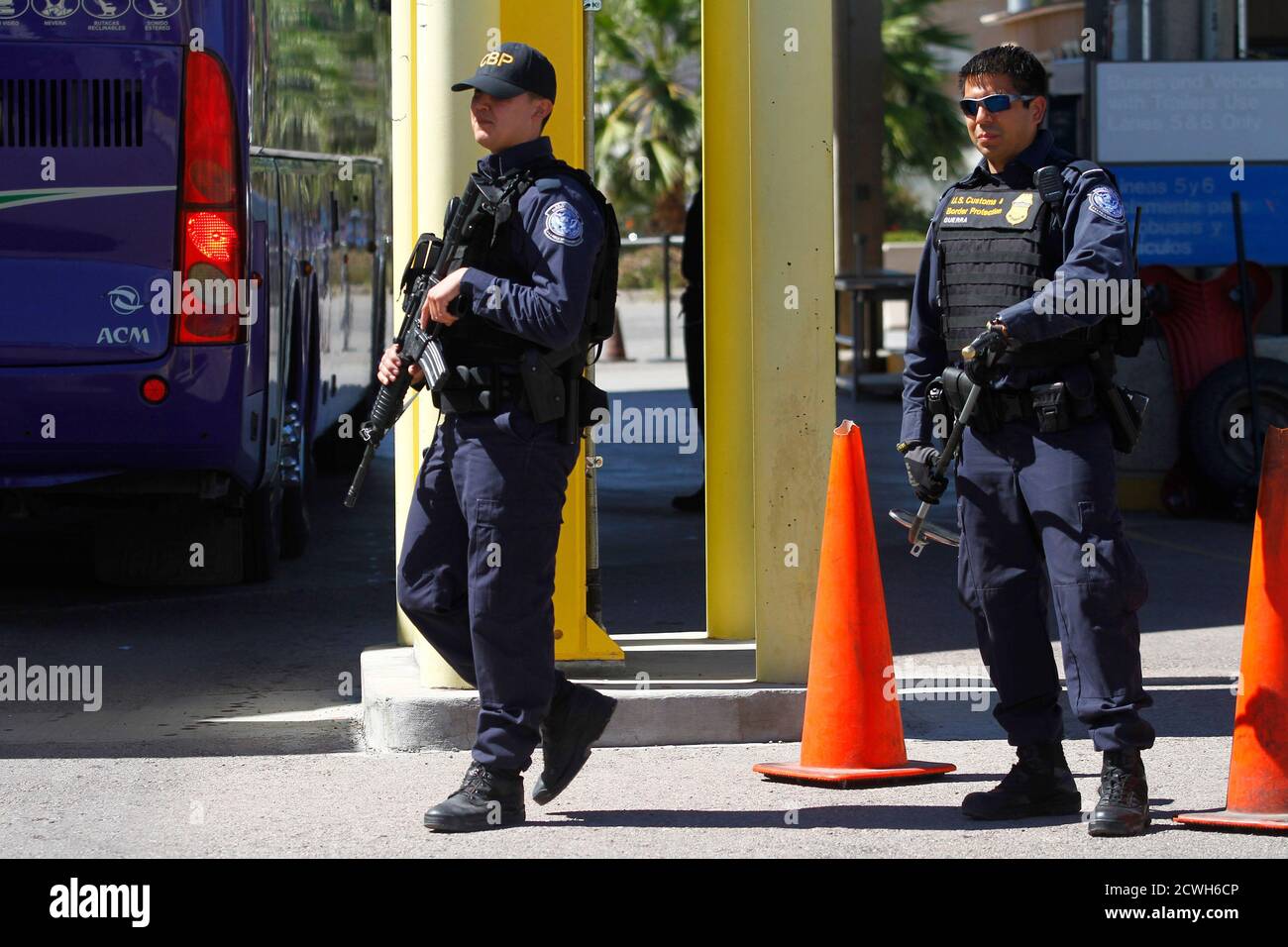 Customs and border patrol hi-res stock photography and images - Alamy