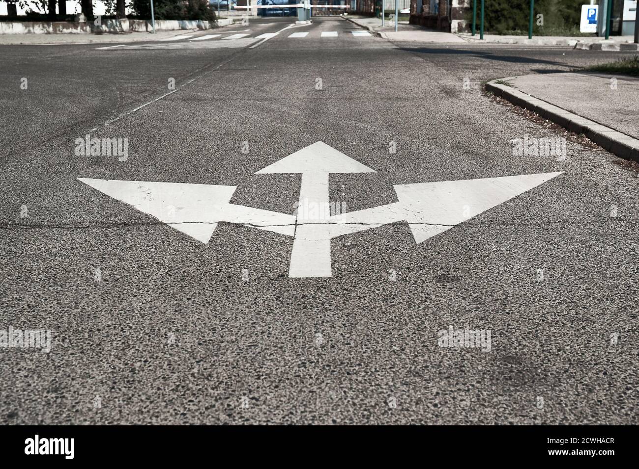 Straight and right road sign hi-res stock photography and images - Alamy