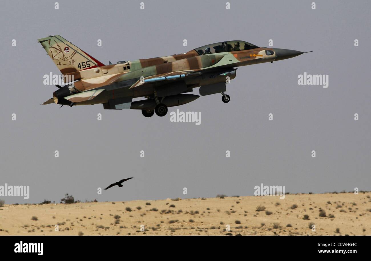 Israel f 16 jet hi-res stock photography and images - Alamy
