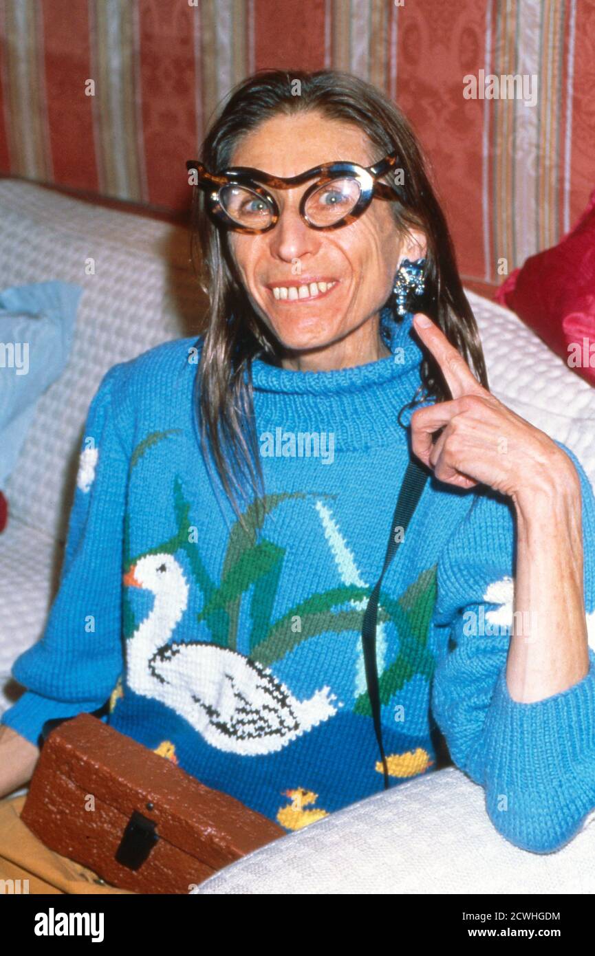 Helga Feddersen, deutsche Schauspielerin, Sängerin und Autorin, findet ...