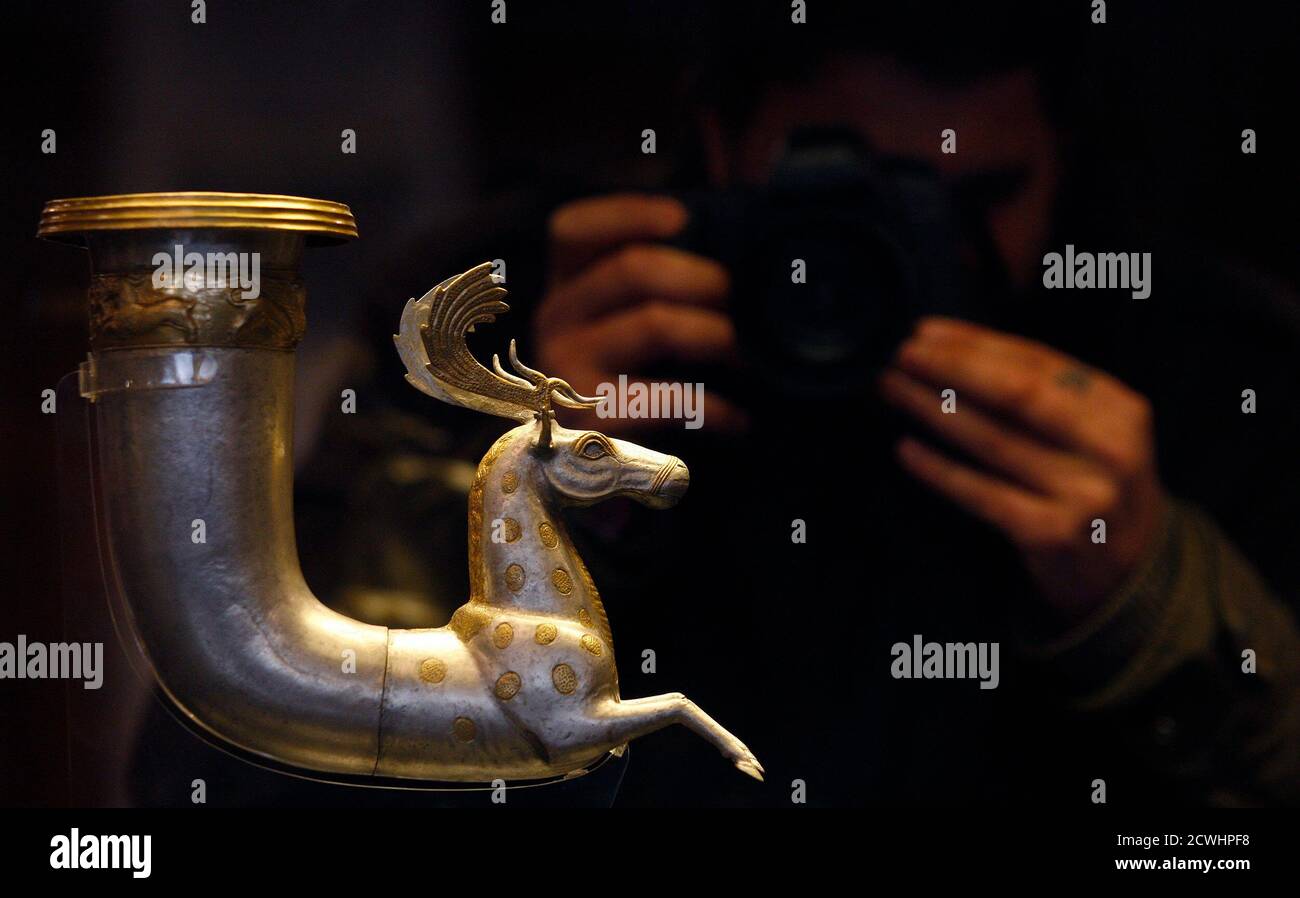 Silver rhyton hi-res stock photography and images - Alamy