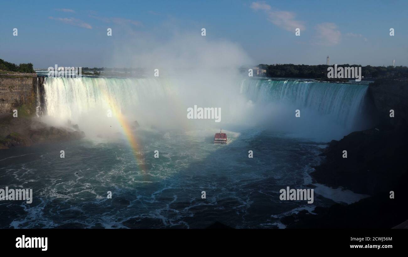 Tourism boat sailing in the Niagara Falls lake Stock Photo - Alamy