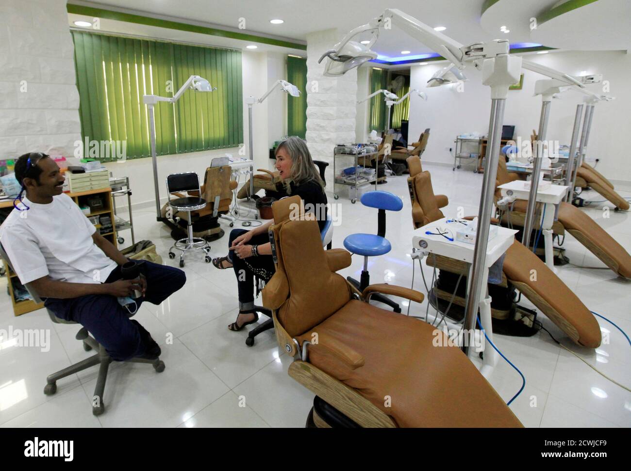 Dentist activities hi-res stock photography and images - Alamy
