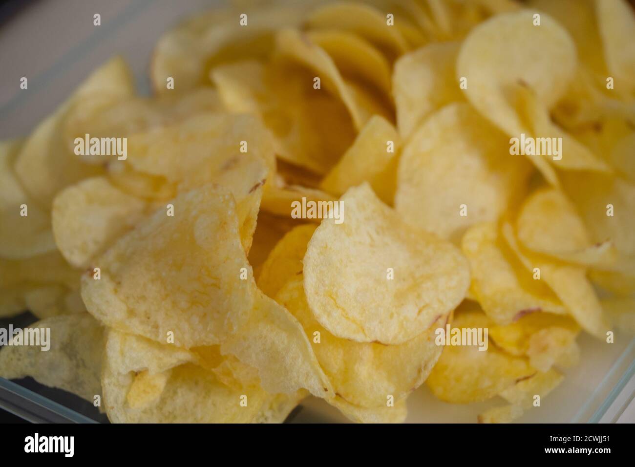 pile of crisps in a dish Stock Photo - Alamy