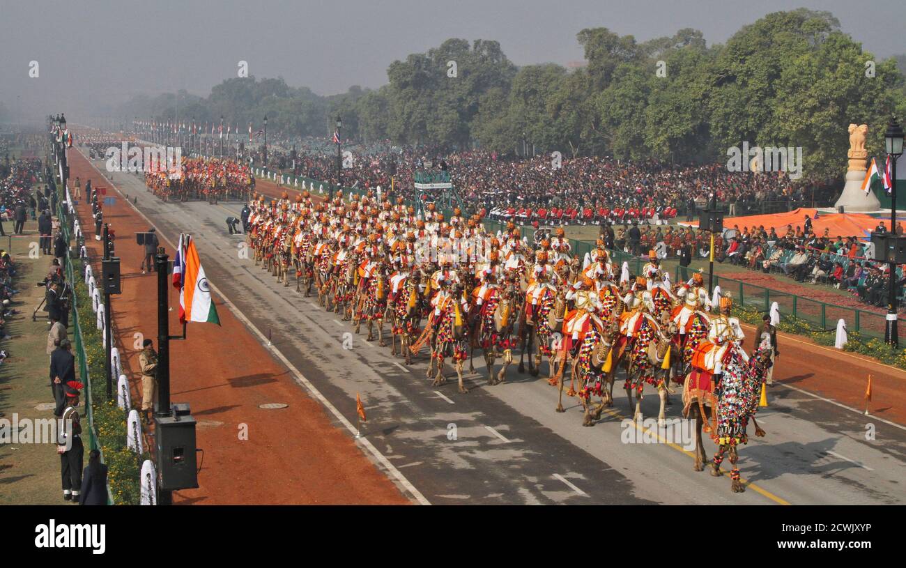 Soldiers bsf border security force hi-res stock photography and images ...