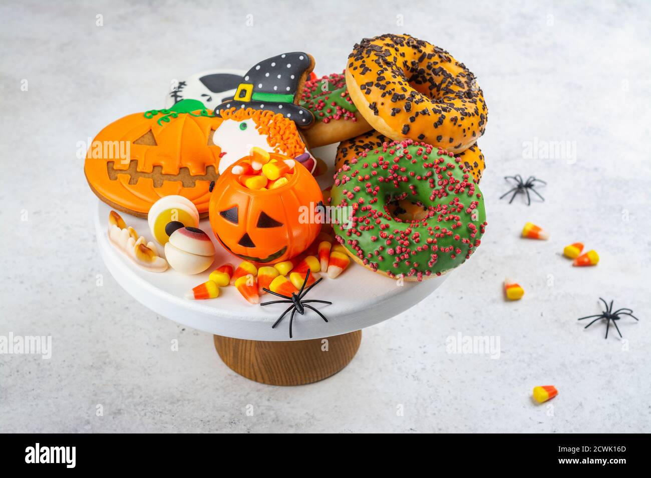Halloween trick or treat party table Stock Photo - Alamy