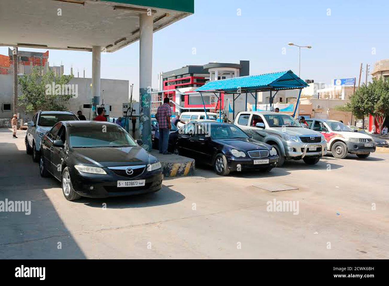 Fill Up Stations High Resolution Stock Photography and Images - Alamy