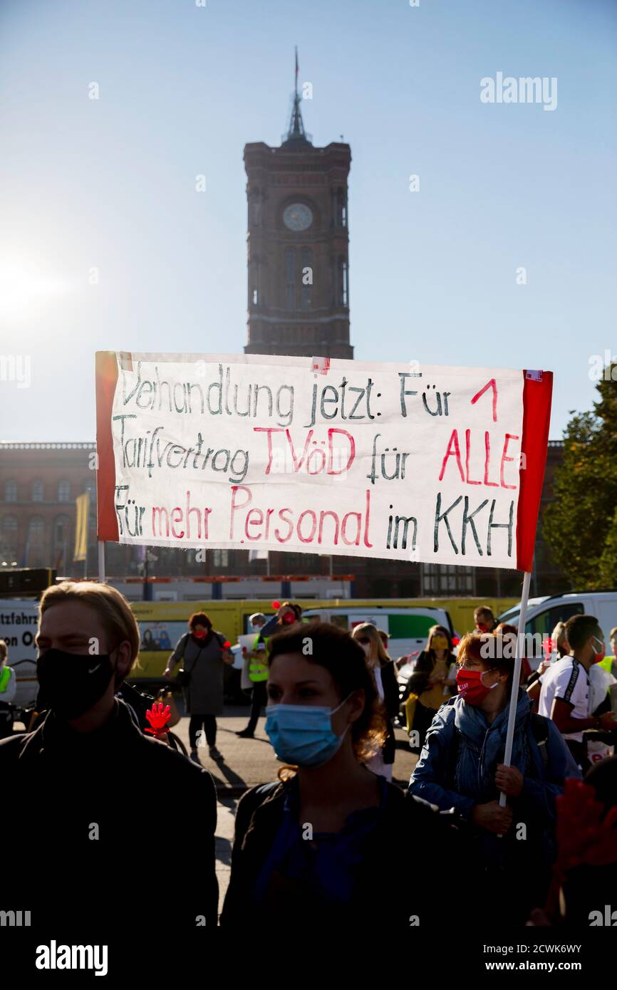 Public health service uniform hi-res stock photography and images - Alamy