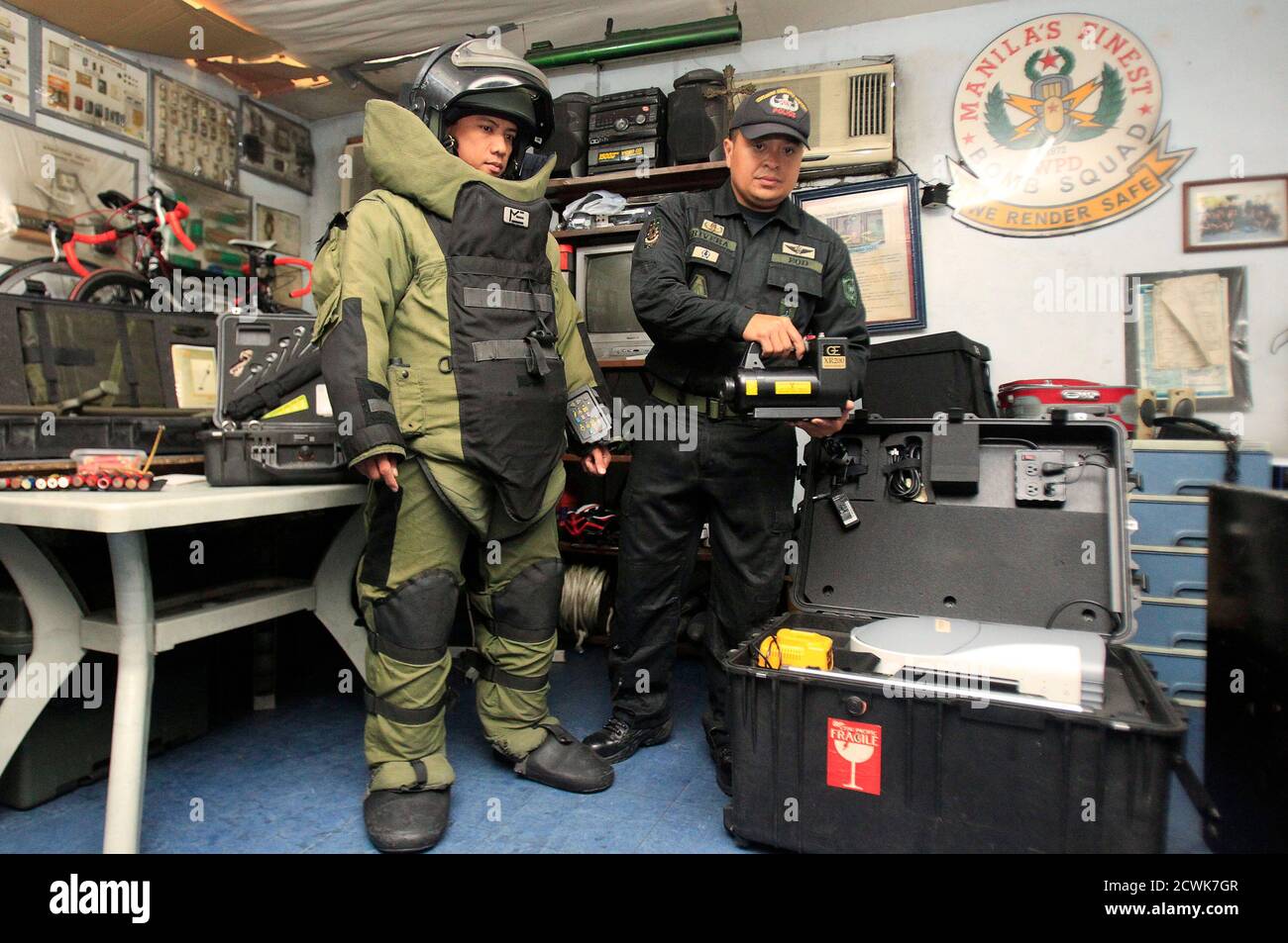 Bomb squad suit hi-res stock photography and images - Alamy