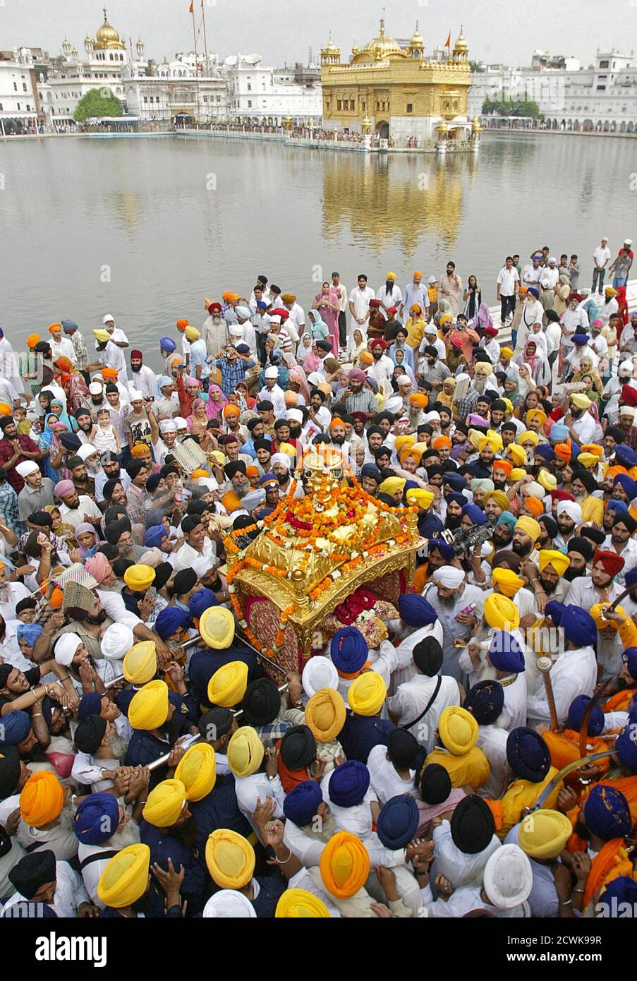 Sikhs holy book hi-res stock photography and images - Alamy