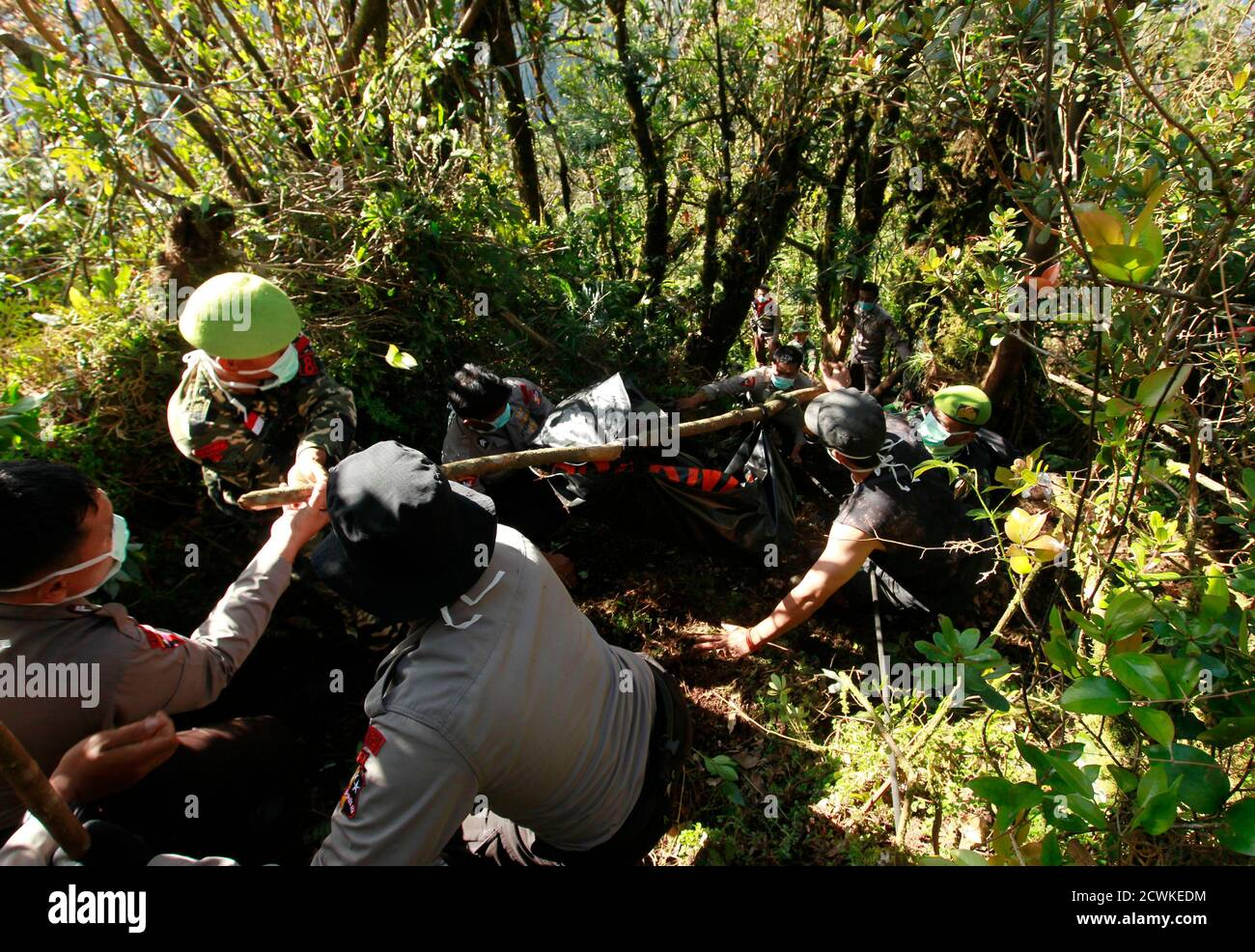 Crash and salvage team hi-res stock photography and images - Alamy