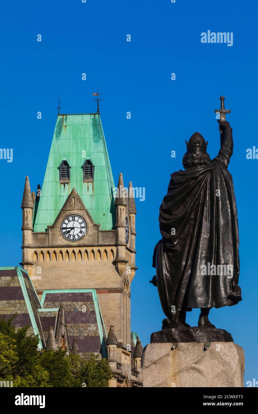 King alfred the great statue hi-res stock photography and images - Alamy