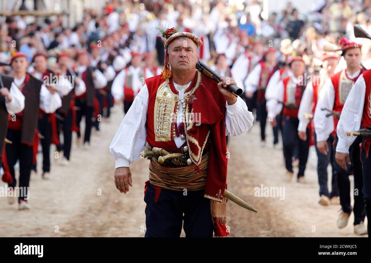 Wearing knight costumes hi-res stock photography and images - Alamy