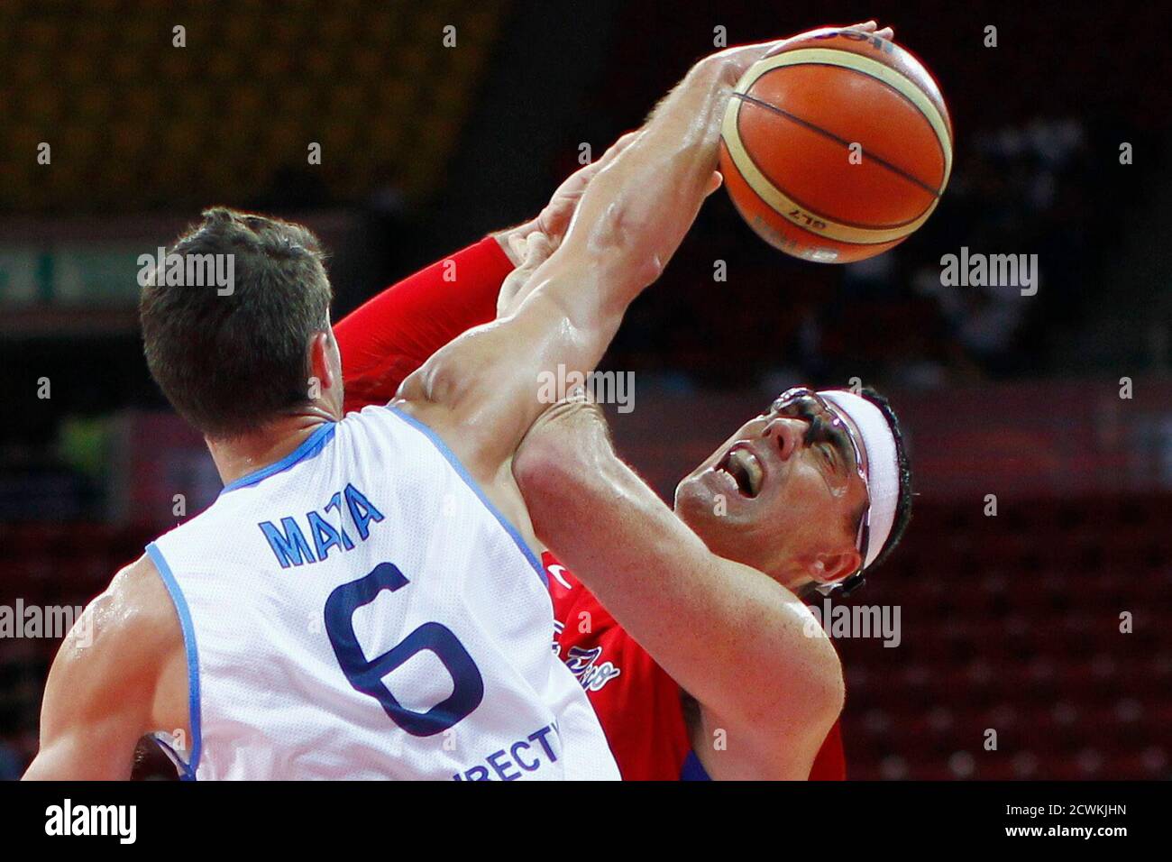Marcos mata basketball hi-res stock photography and images - Alamy