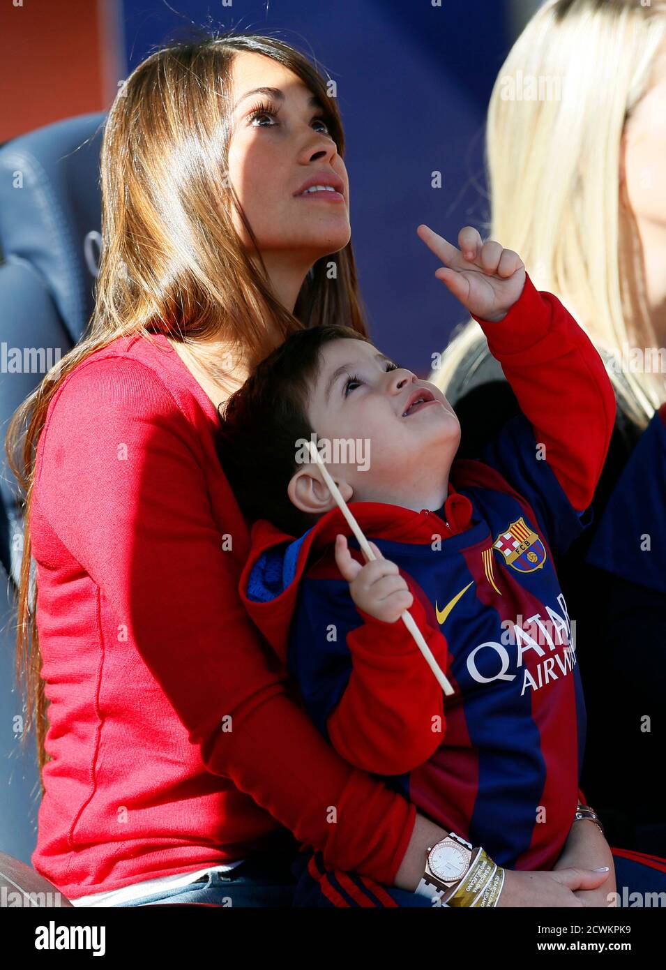 Antonella roccuzzo and thiago messi hi-res stock photography and images ...