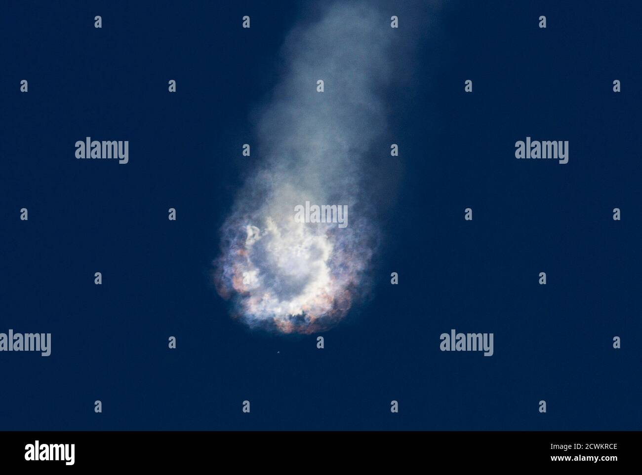 Spacex rocket explodes hi-res stock photography and images - Alamy