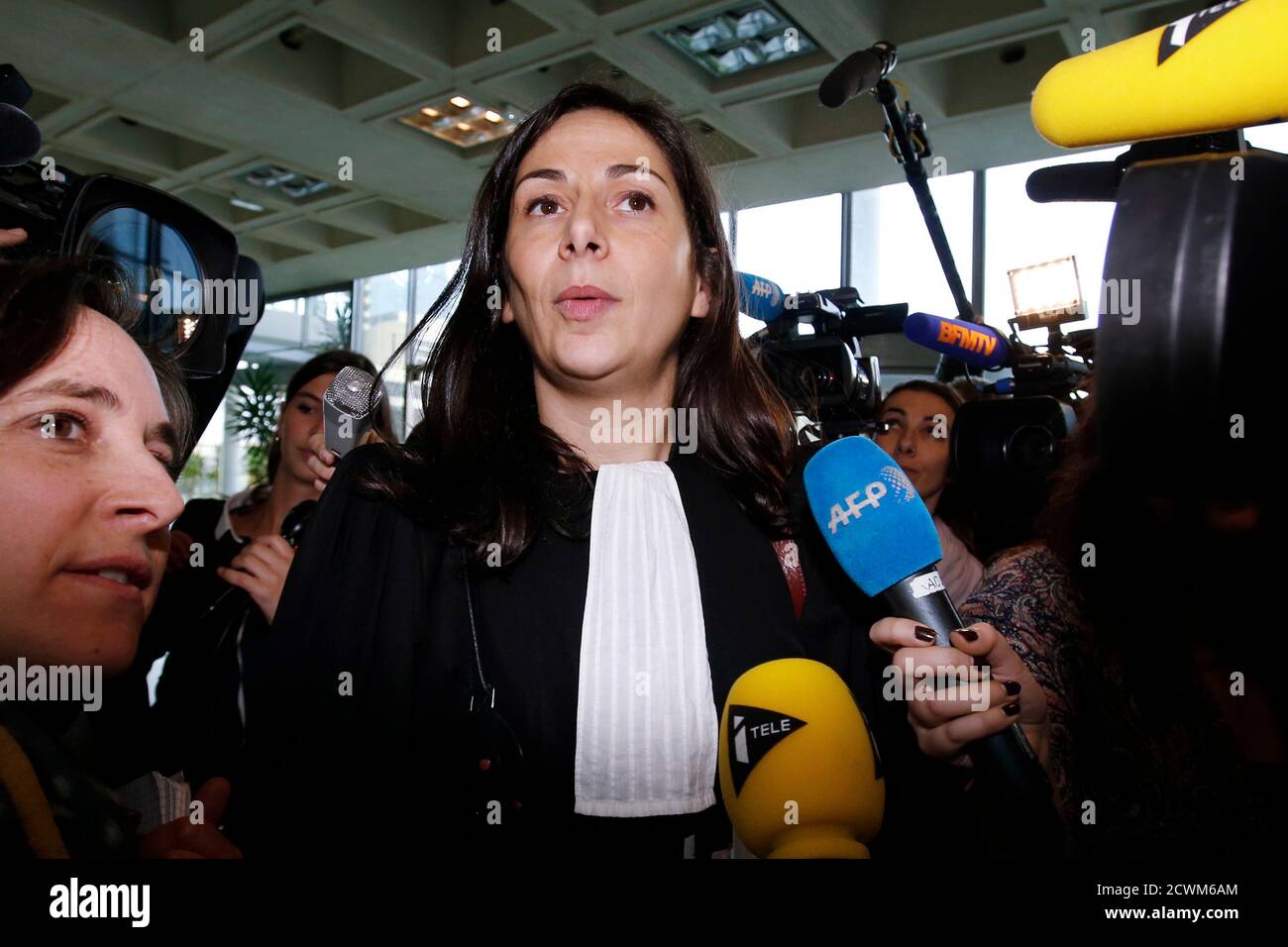 Julie gonzalo actress hi-res stock photography and images - Alamy