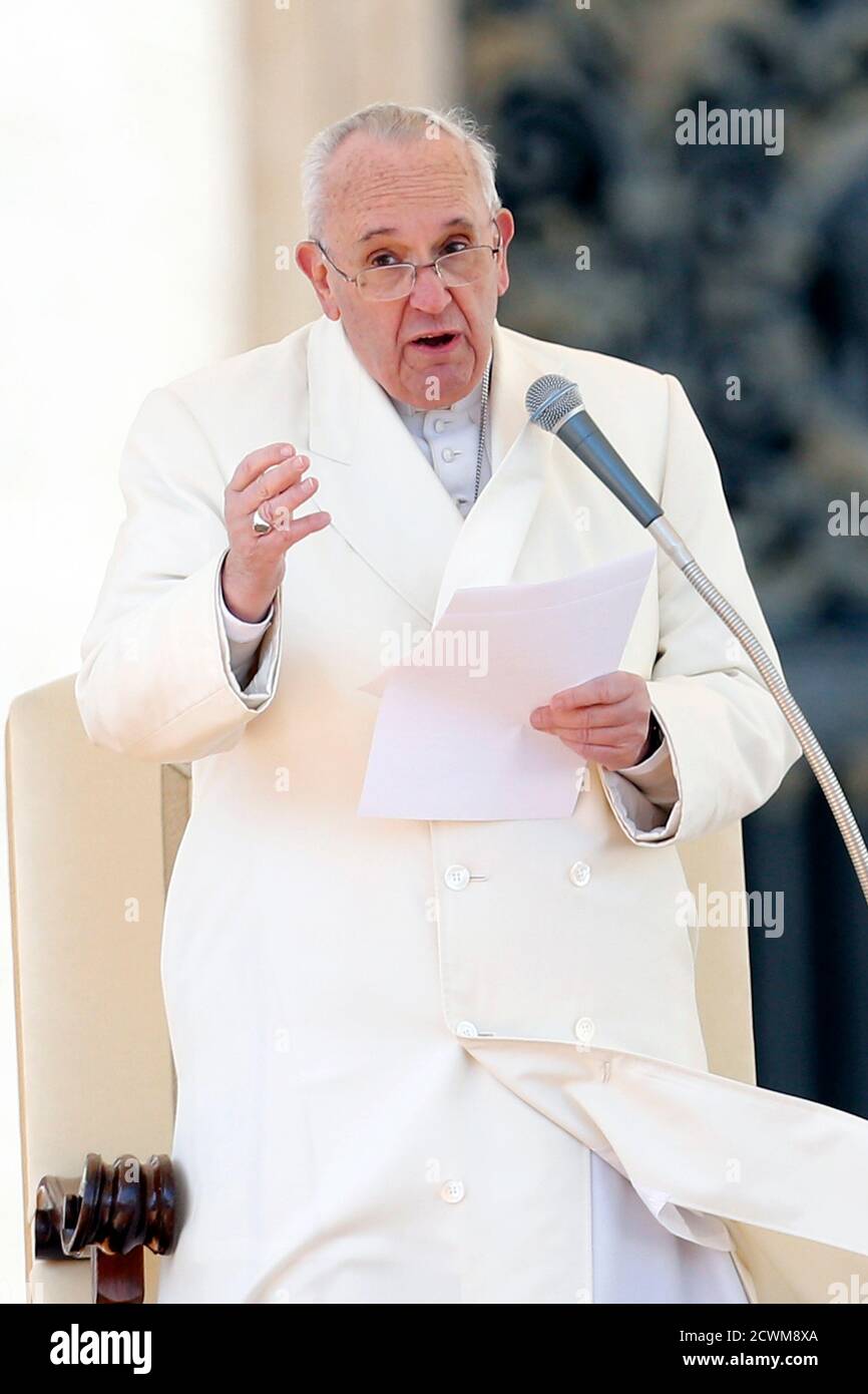 Communion and liberation hi-res stock photography and images - Alamy