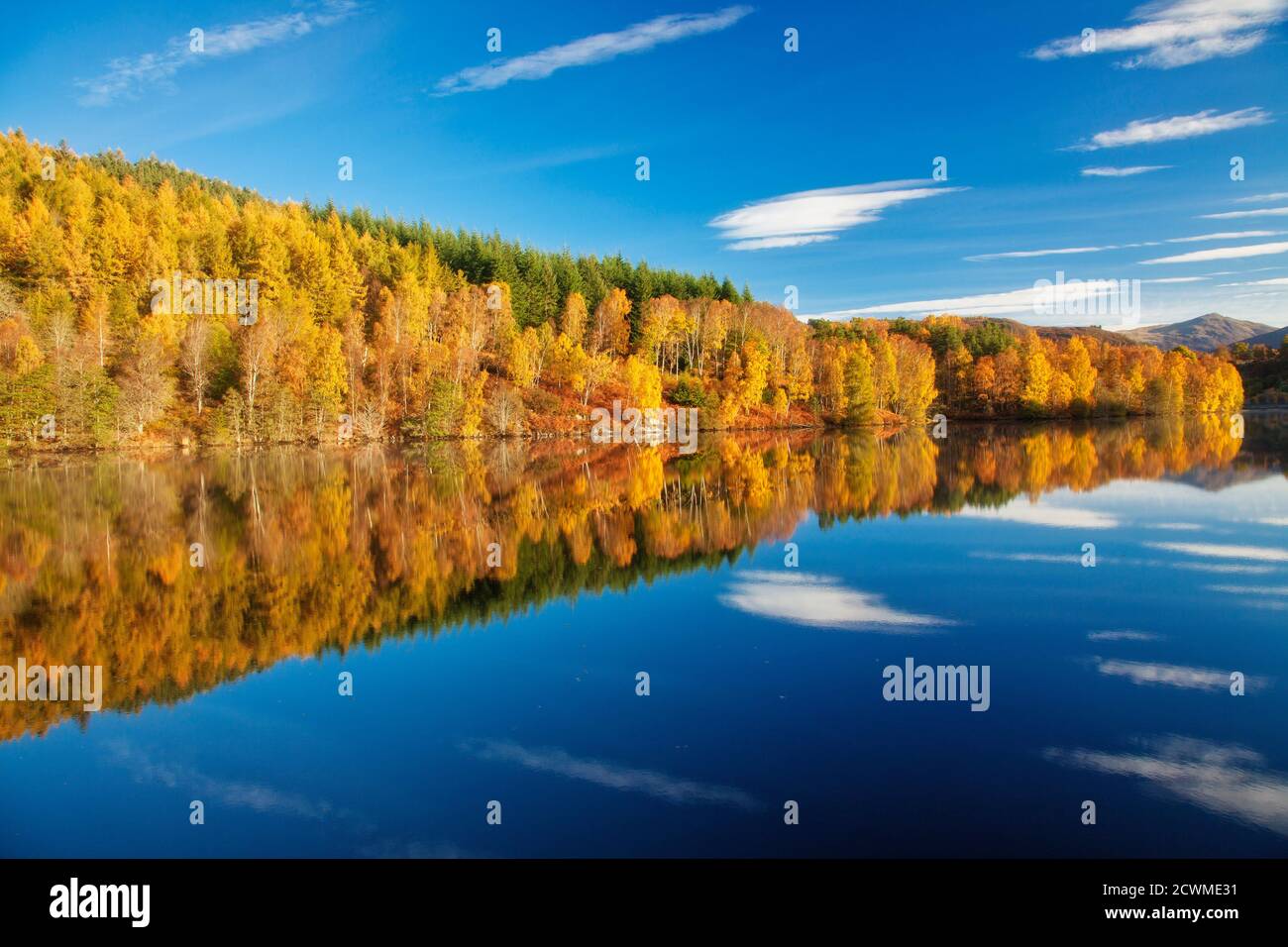 Autumn colour at Loch Faskally, Pitlochry, Scotland Stock Photo - Alamy