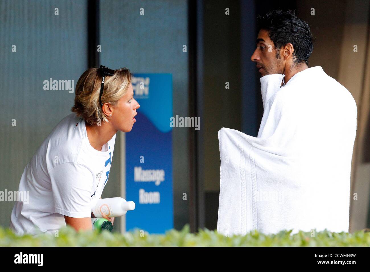 Federica pellegrini and filippo magnini hi-res stock photography and ...