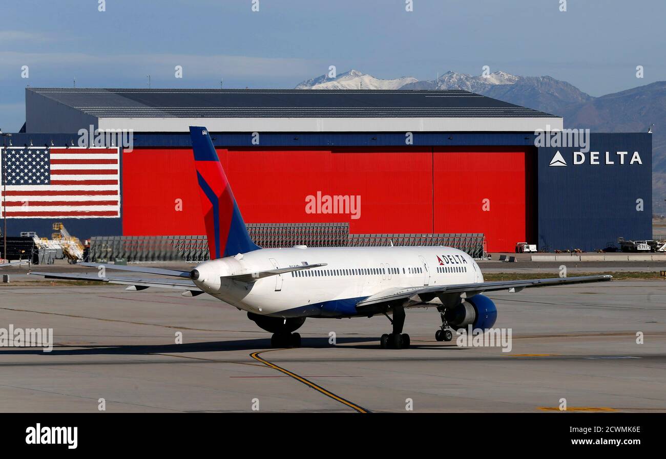Utah hanger hi-res stock photography and images - Alamy