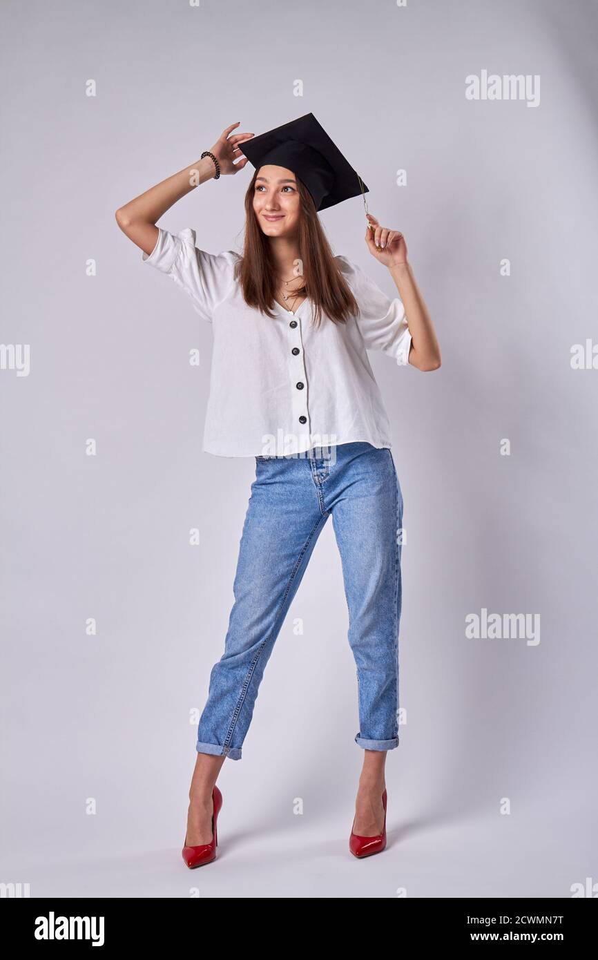 Portrait of beautiful graduate girl Stock Photo - Alamy