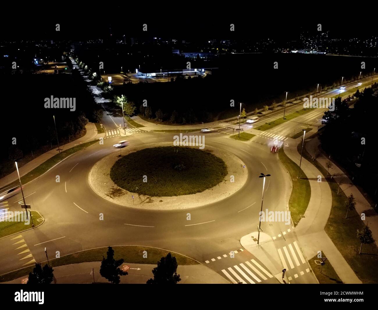 Roundabout traffic night europe hi-res stock photography and images - Alamy