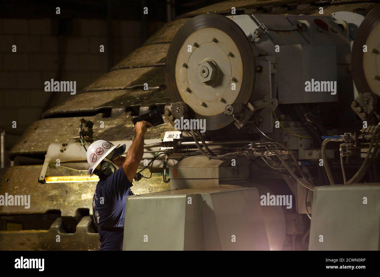 Nasa worker hi-res stock photography and images - Alamy