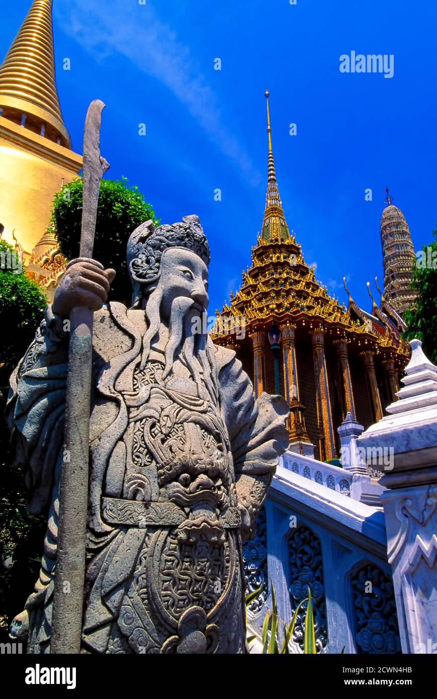 Bangkok royal statue hi-res stock photography and images - Alamy