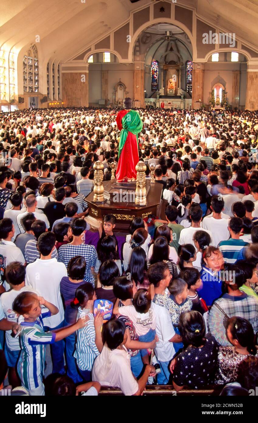 Black church congregation hi-res stock photography and images - Alamy