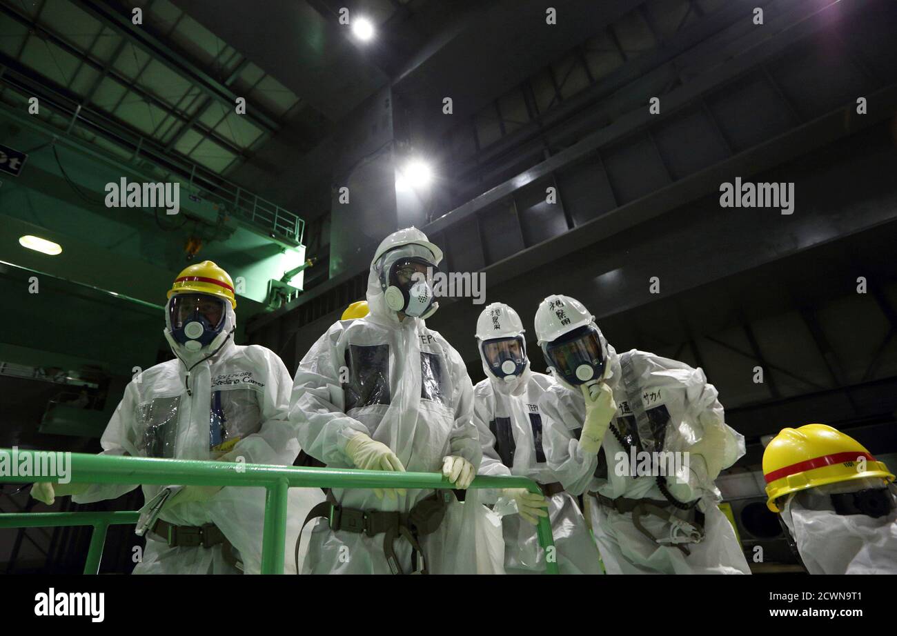 Nuclear reactor fuel pool hi-res stock photography and images - Alamy