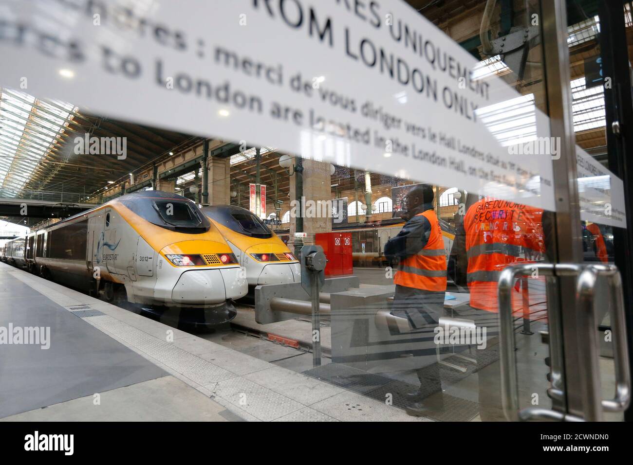 Eurostar france security hi-res stock photography and images - Alamy
