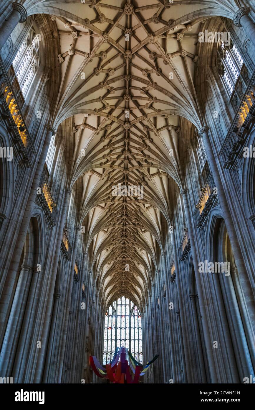 Winchester cathedral interior hi-res stock photography and images - Alamy