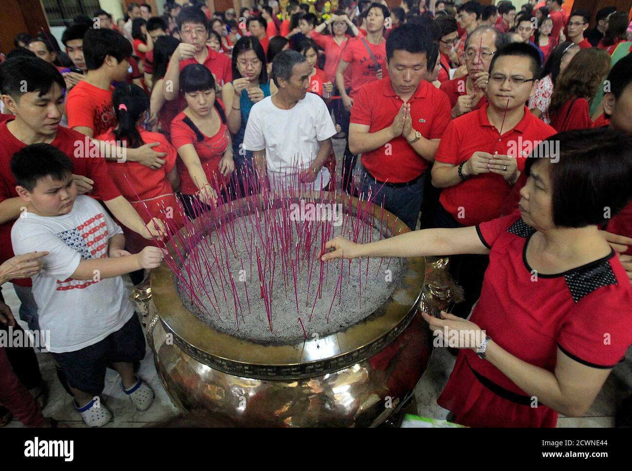 Buddhist temple in manila hi-res stock photography and images - Alamy