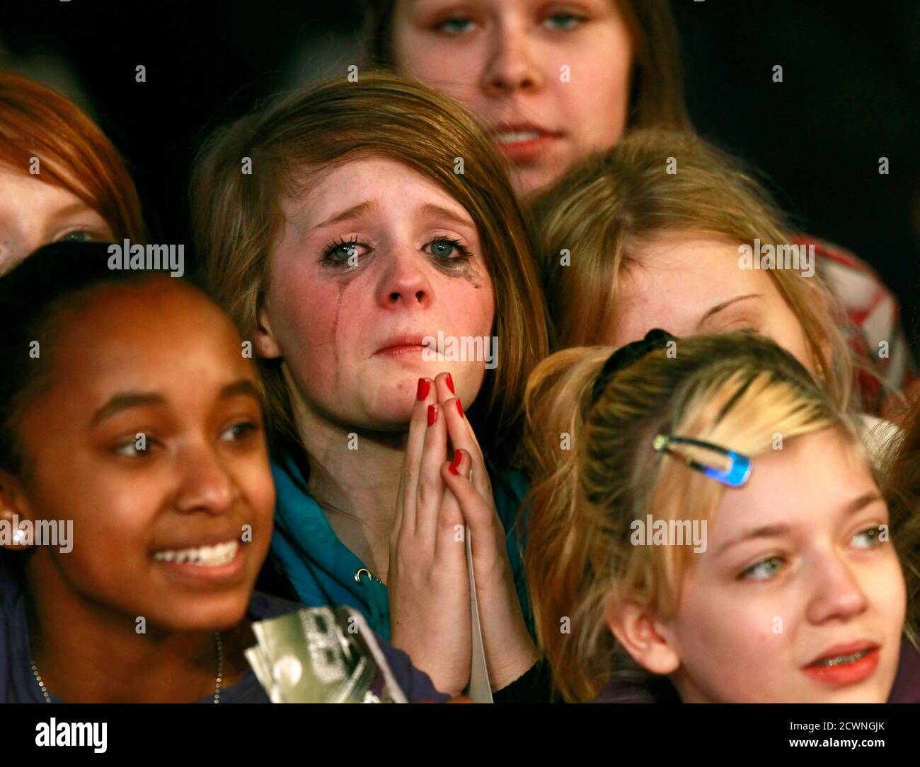 Girls Crying Over Justin Bieber