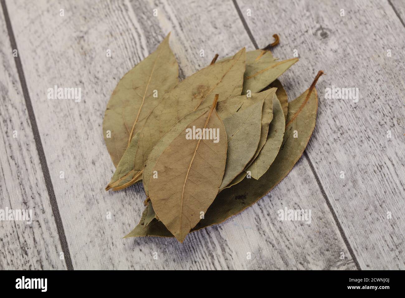 Dry laurel leaves - ready for cooking Stock Photo - Alamy