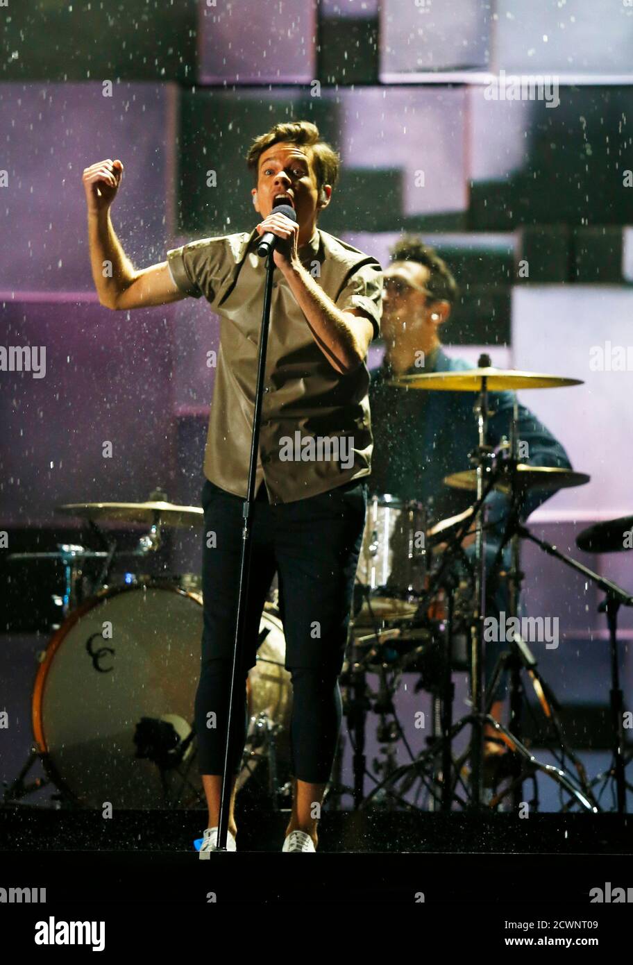 Nate ruess fun hi-res stock photography and images - Alamy