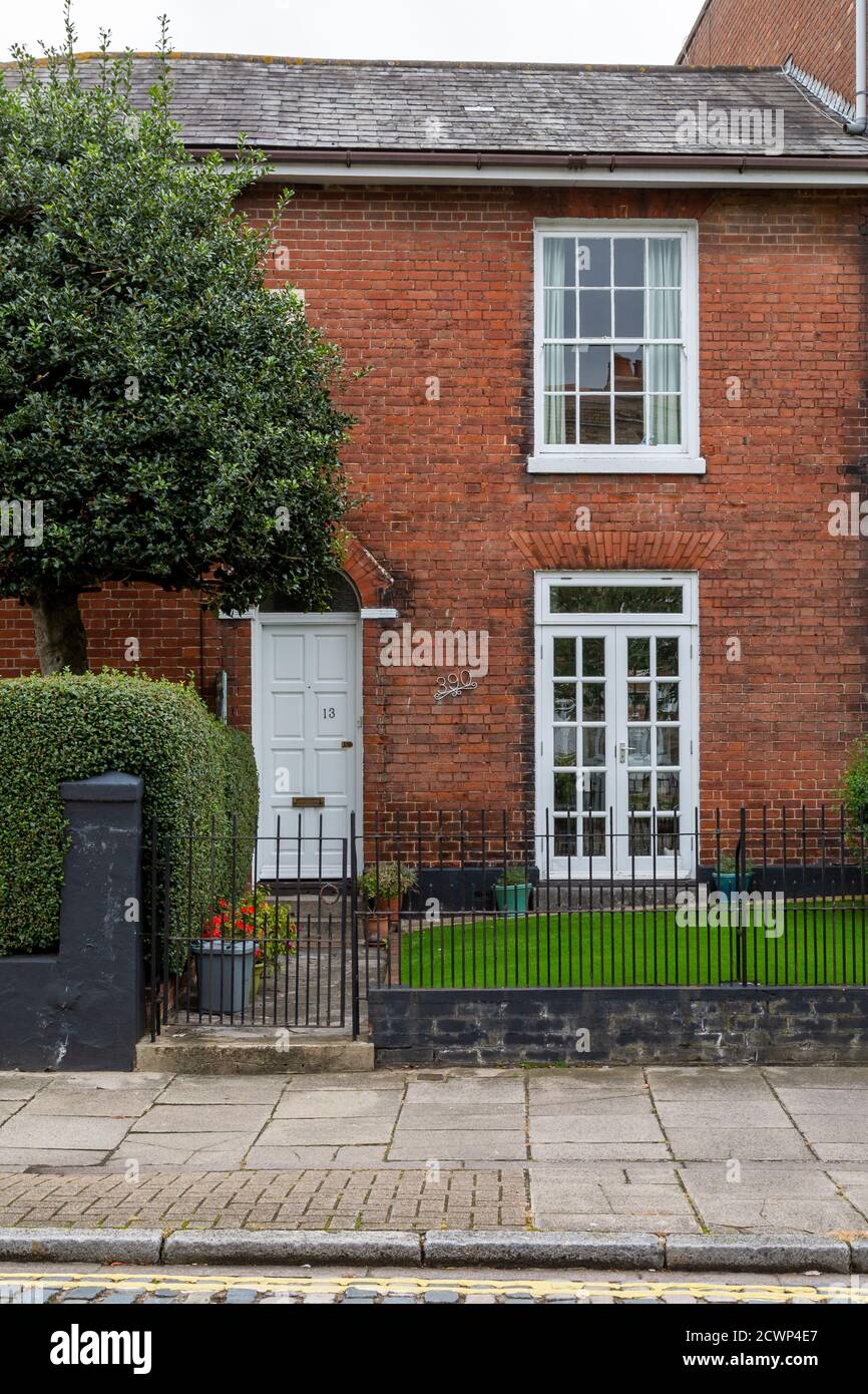Victorian bay windows hi-res stock photography and images - Alamy