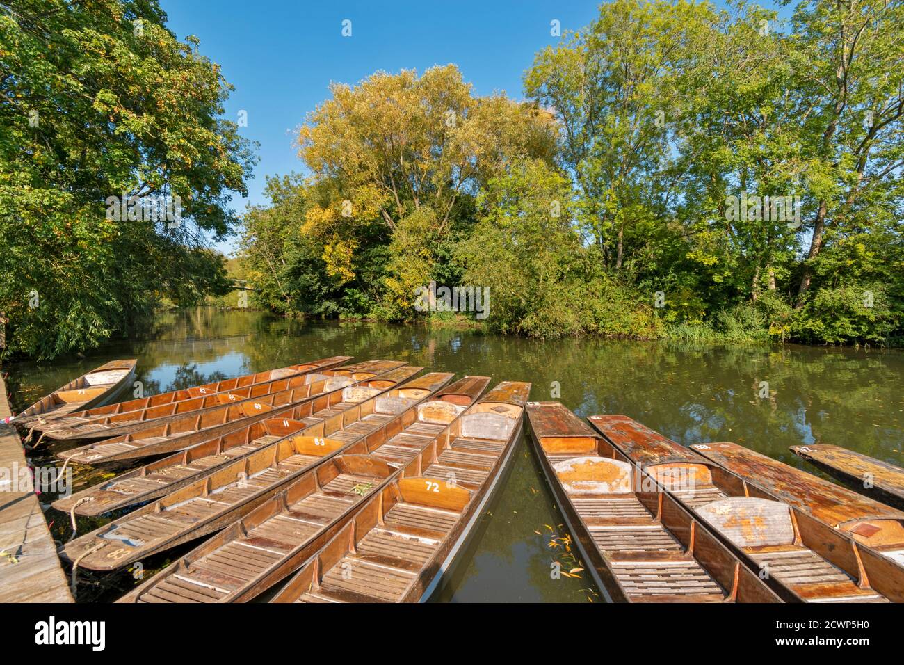 OXFORD CITY ENGLAND CHERWELL BOATHOUSE ON THE RIVER CHERWELL THE PUNTS ...