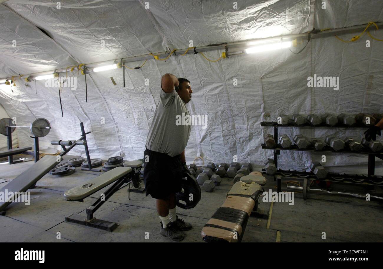 Squadron exercises hi-res stock photography and images - Alamy