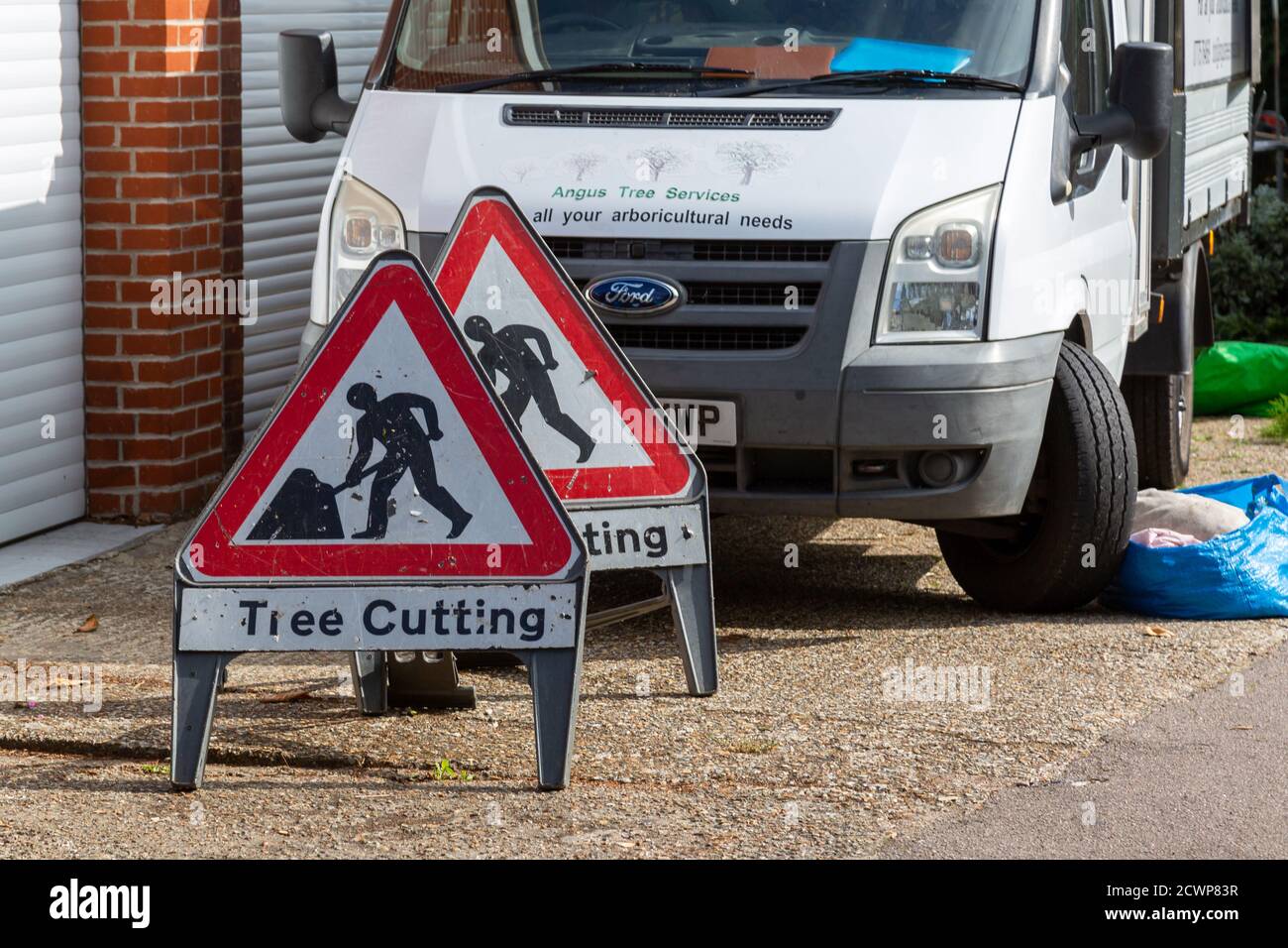 Cutting down trees hi-res stock photography and images - Alamy