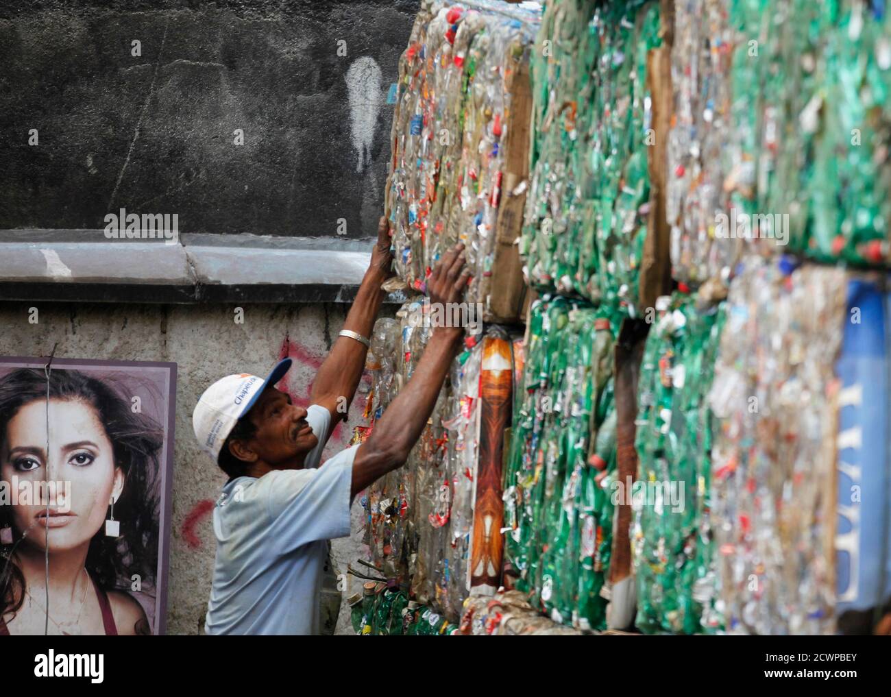 Polluted rivers hi-res stock photography and images - Alamy