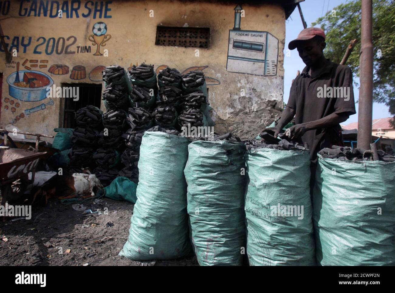 Mogadishu market hi-res stock photography and images - Alamy