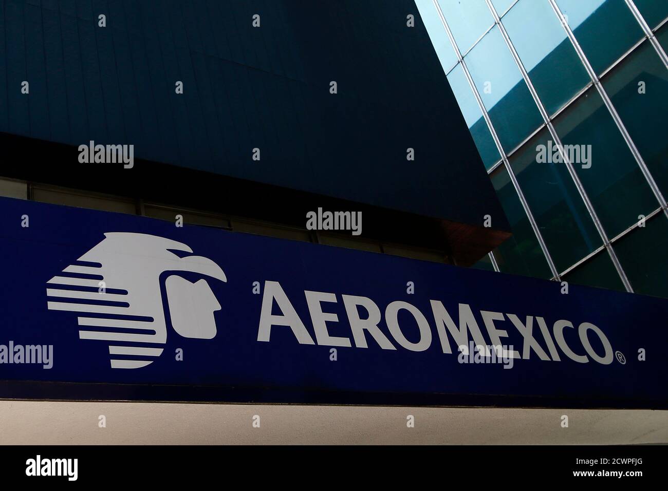 Aeromexico Logo High Resolution Stock Photography and Images - Alamy