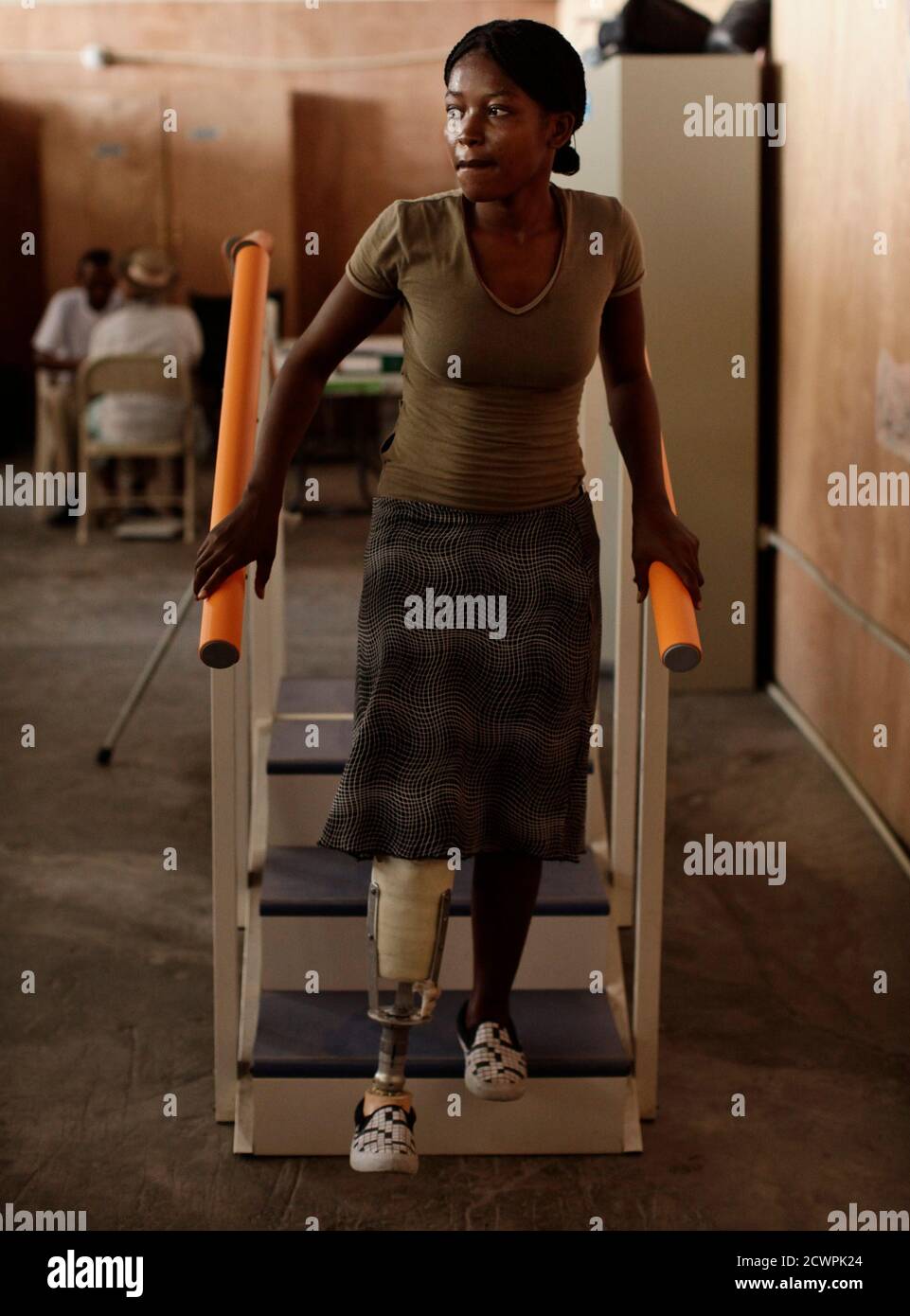 Rehabilitation therapy amputee hi-res stock photography and images - Alamy